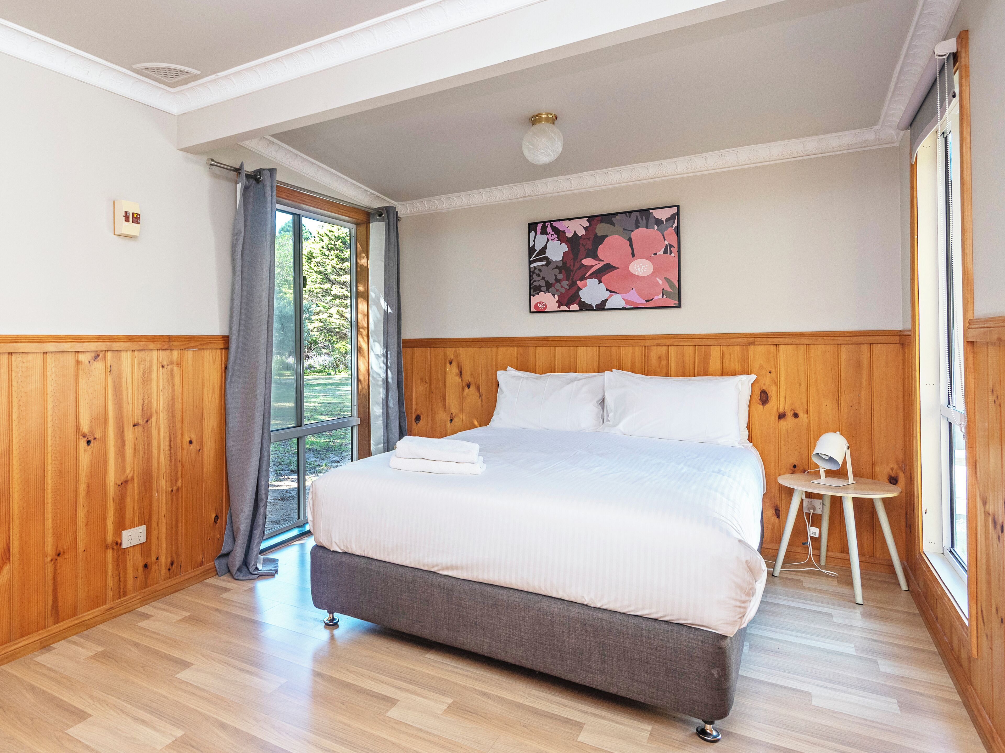 Standard 2 Bedroom Cabin - Olde Town | Roupa de cama