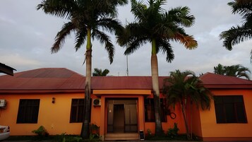 Fachada da propriedade