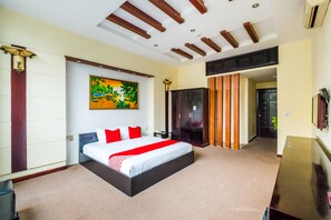 Quarto Duplo Superior | Secretária, Wi-fi grátis 