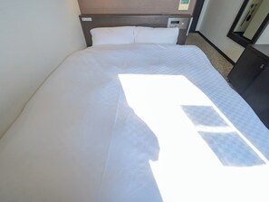 Cofre no quarto, secretária, Wi-fi grátis, roupa de cama fornecida 