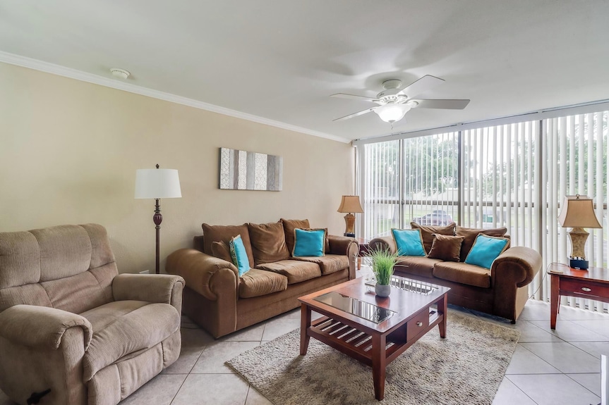 Beach Days = Best Days! Fishing, Sunning, Beaching, Boating, Swimming=fun!! - MGM Park