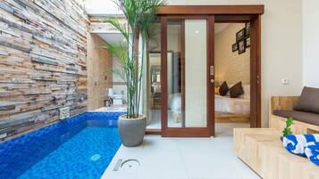 Produtos de toalete grátis, secador de cabelo, chinelos