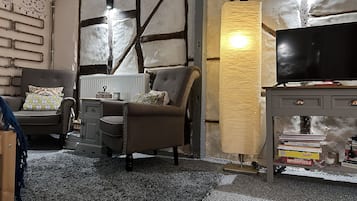 Apartamento conforto, banheiro privativo, vista para o pátio (Garden Apartment)