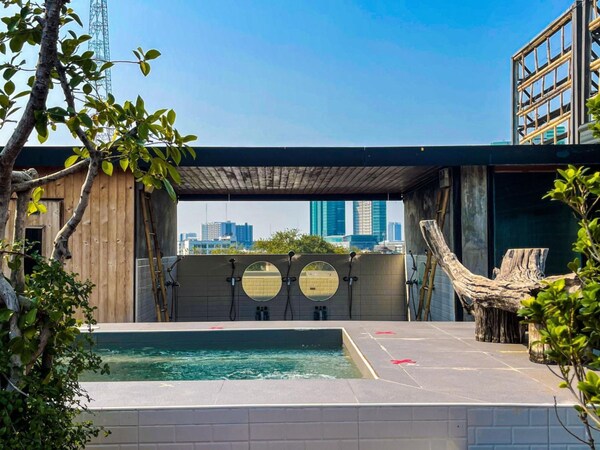 Blu Cabin Ari Stylish Gay Poshtel - Bangkok