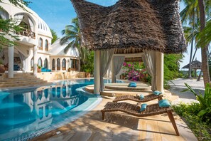 Vila presidencial, 2 quartos, vista para o oceano, de frente para a praia | Terraço/pátio