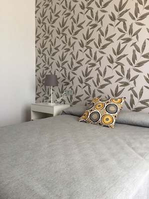 Escrivaninha, Wi-Fi de cortesia, roupa de cama