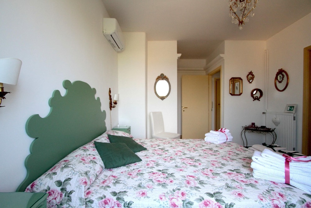 Terrazza Pamphili Holiday Home: Super Cozy Roof Top - Try Me!!! - Rome