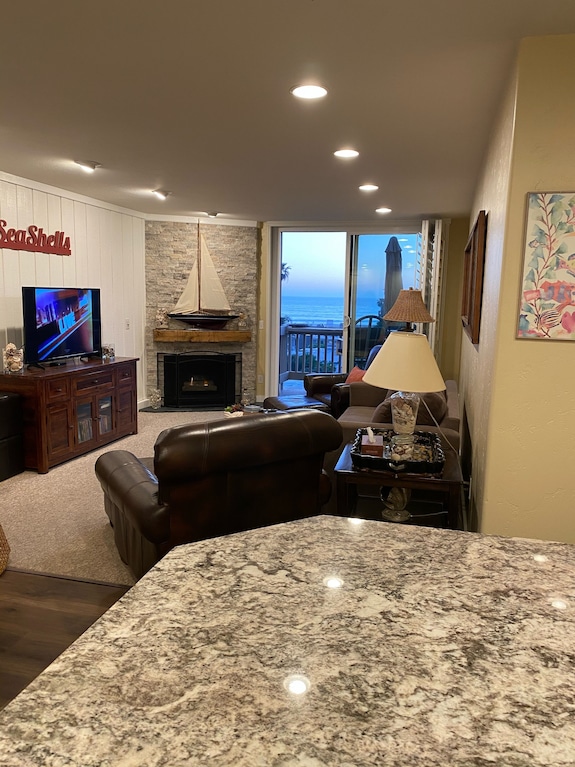 Stunning Ocean Views Beach Balcony 10 Min To Legoland Ca King Bed,pool And Grill - 샌디에이고 군