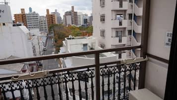 Estúdio, sacada (704) | Vista da sacada