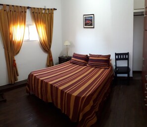 Wi-Fi de cortesia, roupa de cama