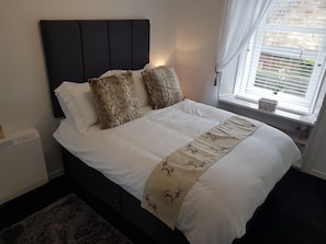 Apartamento, 2 quartos | 2 quartos, escrivaninha, Wi-Fi de cortesia