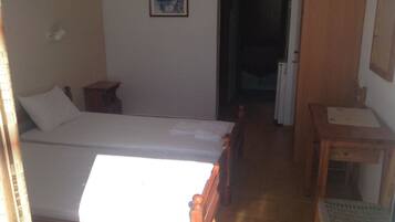 Roupa de alta qualidade, cofre no quarto