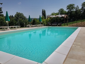 Piscina externa sazonal