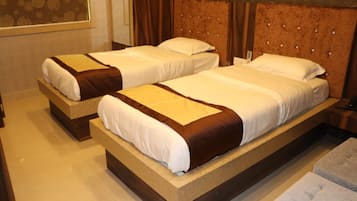 Quarto duplo luxo | Quartos à prova de som, ferros/tábuas de passar roupa, Wi-Fi de cortesia
