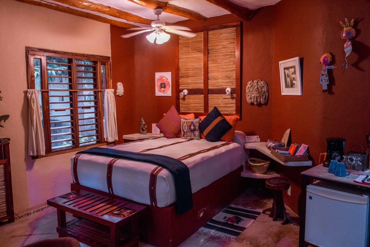 Quarto Duplo, 1 cama de casal (#1 ) | 6 quartos, Wi-fi grátis, com decoração personalizada