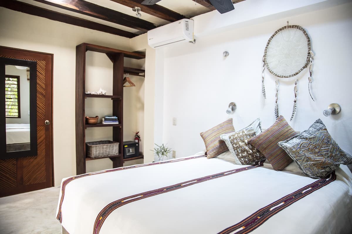 Quarto Duplo, 1 cama queen-size (#5) | 6 quartos, Wi-fi grátis, com decoração personalizada