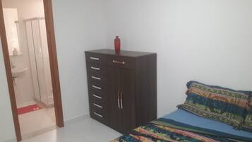 Suite | Cortinas/cortinados opacos, ferro/tábua de engomar, Wi-fi grátis