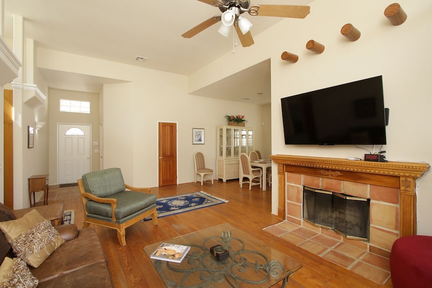 La Casa Tranquila Offers Mountain Views, Privacy, Swimming And Hiking.. - La Quinta, CA