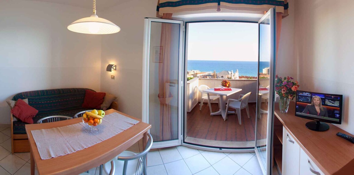 Apartamento Vacacional Con Piscina Y Aire Acondicionado - Pietra Ligure