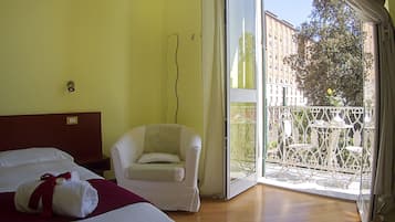Quarto Duplo ou Twin Deluxe, varanda | Lençóis italianos Frette, roupa de alta qualidade, edredões de penas
