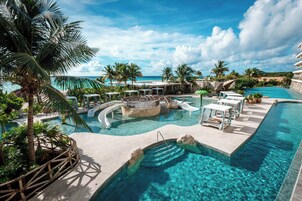 6 piscinas exteriores, da(s) 8:00 à(s) 20:00, toldos gratuitos 