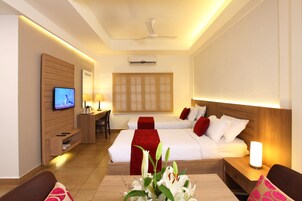 Quarto standard, várias camas, acessível, para fumantes | 1 quarto, cofres nos quartos, escrivaninha, Wi-Fi de cortesia