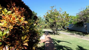 Casa família, vista para a piscina (2) | Terraço/pátio