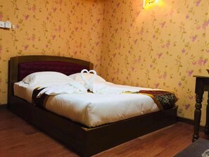 Minibar, secretária, cortinas/cortinados opacos, quartos insonorizados 