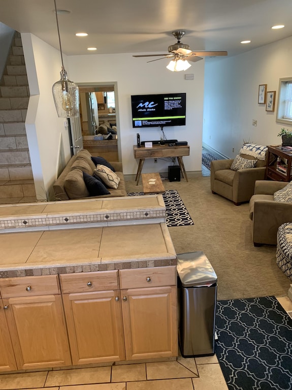 Gorgeous Southside Slopes Home With Outdoor Hot Tub And City View! - Pennsylvania