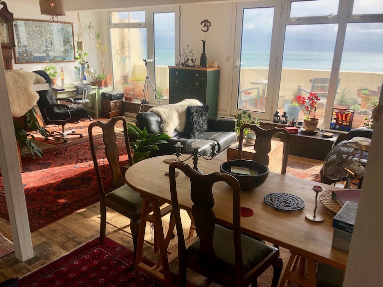 Seafront, Direct Ocean View, Beautiful Balcony, Spacious Flat - East Sussex