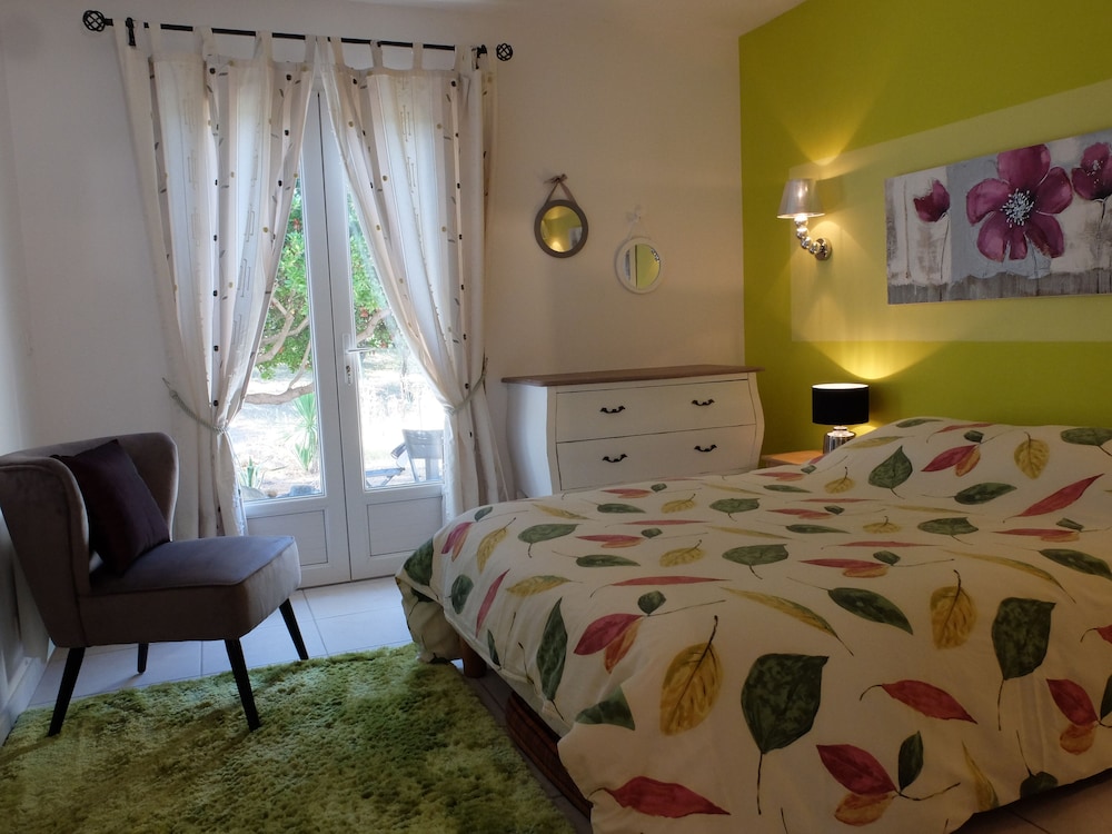 Private Wing In Provencal Villa With Heated Pool In Large Wooded Park - Les Arcs
