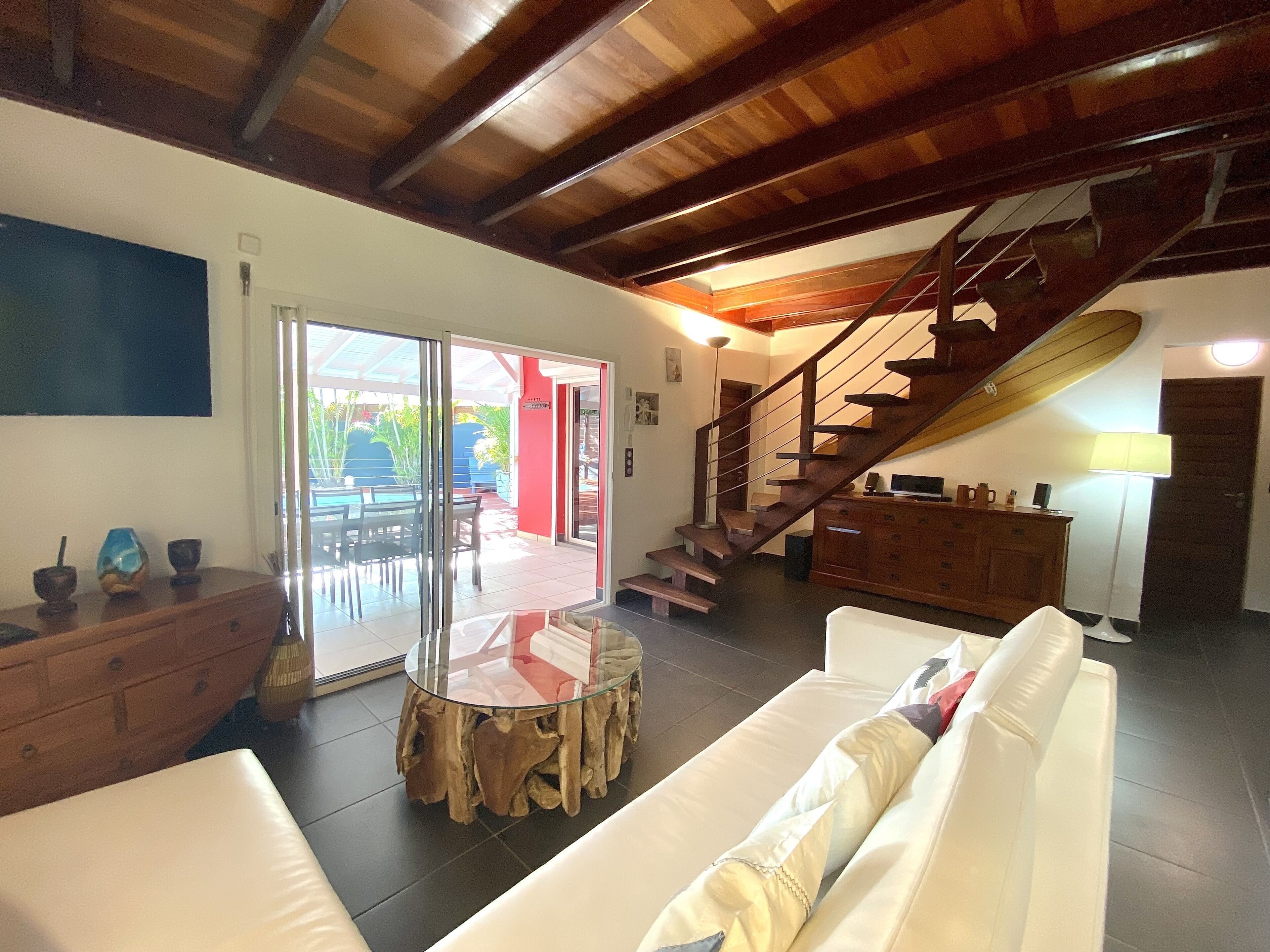 Maison, Villa,  Piscine, Vue Mer, 10 Personnes (8 Adultes 2 Enf),4 Chambres - Guadeloupe