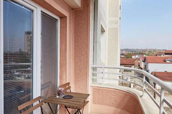 Apartamento Deluxe, 1 cama king-size e sofá-cama, Vista para a cidade | Terraço/pátio interior