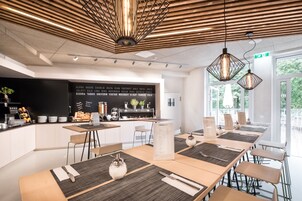 Pequeno-almoço tipo buffet diário incluído 