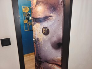 Apartamento (No 4, Nahe Schoenbrunn) | Casa de banho | Um secador de cabelo, toalhas fornecidas, sabão, papel higiénico 