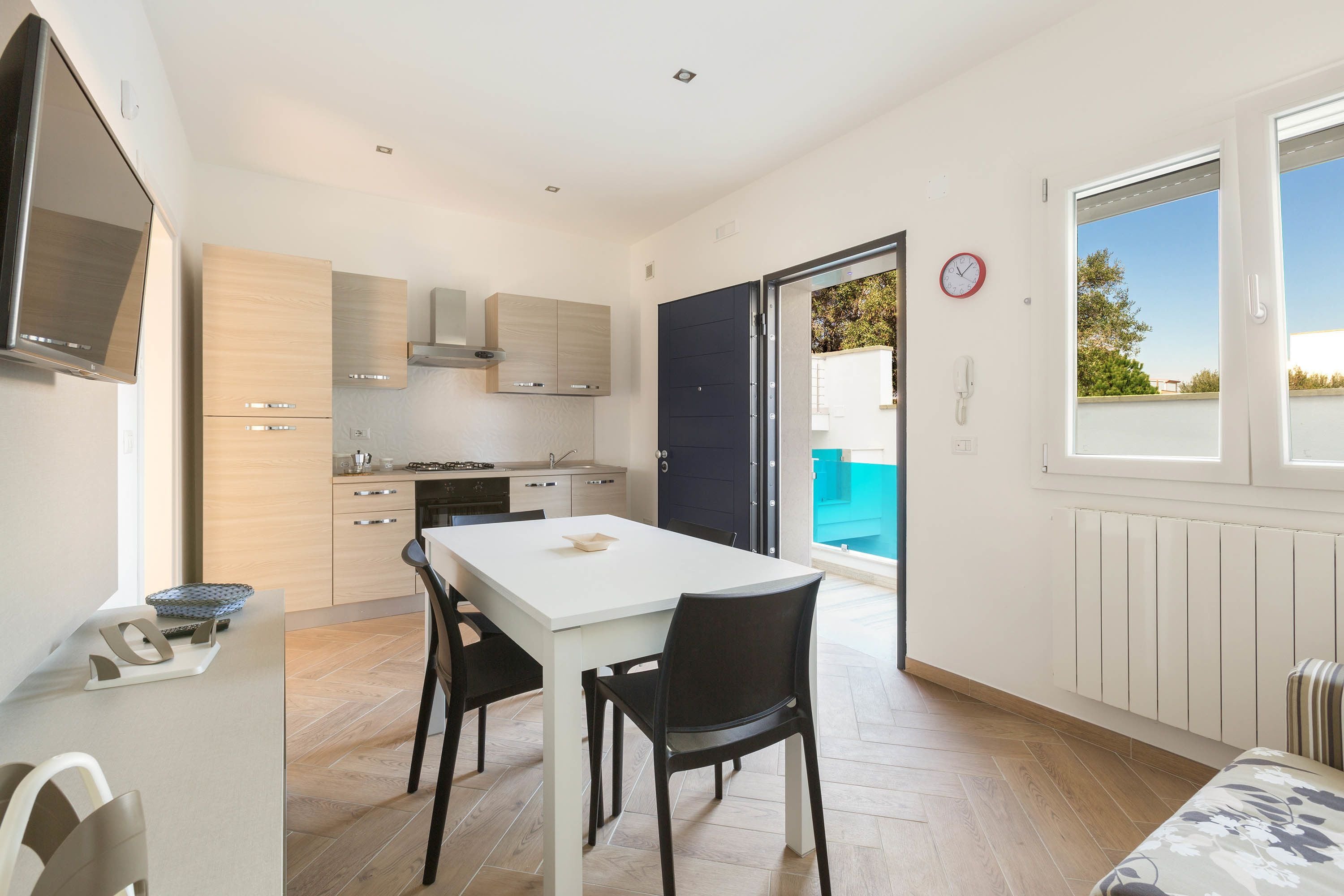 Apartamento Familiar, 1 quarto (Ground Floor - 1051) | Cozinha privada | Um frigorífico/congelador grande, um forno, uma placa de cozinha 