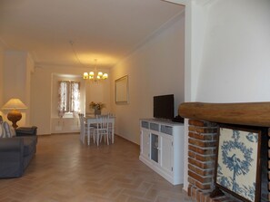 Vila, 3 quartos | Área de estar | TV