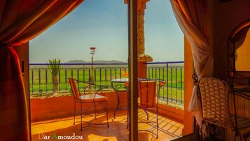 Quarto casal ou duplo (Talate) | Cofres nos quartos, individualmente decorados, escrivaninha