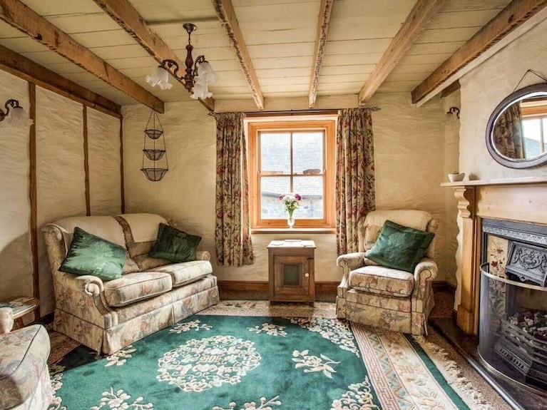 Carole's Cottage - Private Parking, Sea Views, Garden & Close To Harbour & Beach - St Austell