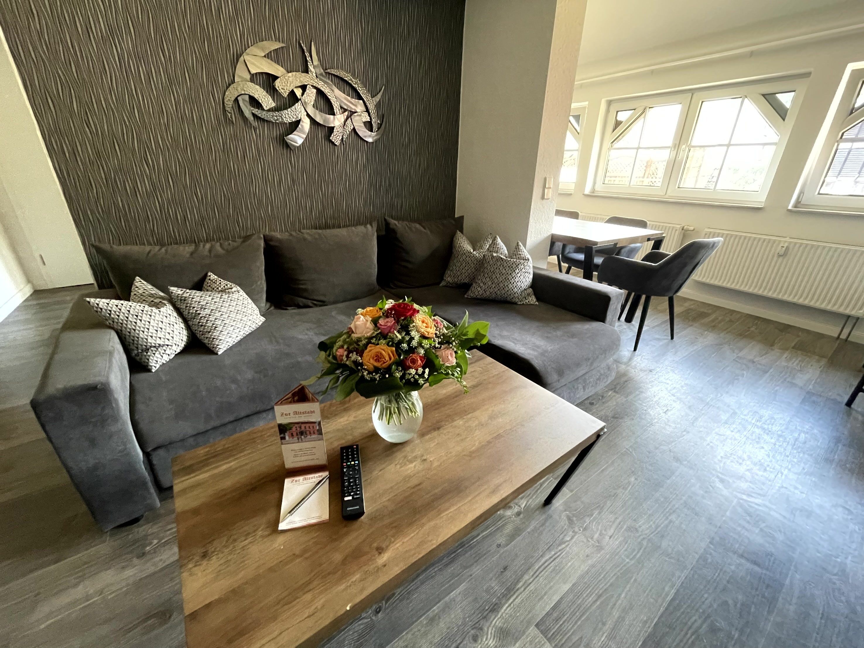 Apartamento Familiar | Sala de estar | Televisor de ecrã plano de 100 cm com canais via satélite, televisor 