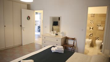 Quarto Duplo ou Twin Clássico | Roupa de alta qualidade, edredões de penas, cortinas/cortinados opacos
