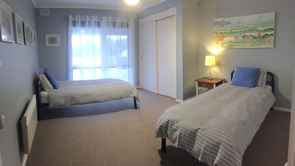 Property For 10 Guests With Amazing Views - Lakes On View St - Lakes Entrance