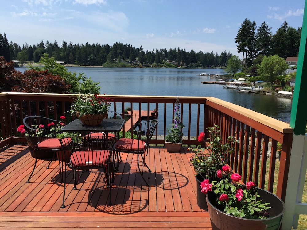 Lakefront- Fenced - No Animal- Allergies - Federal Way, WA