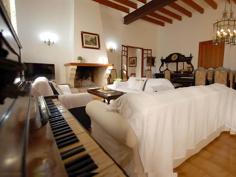 Can Cirerol, Spacious House With Pool In Porto Colom, Mallorca - Baleares