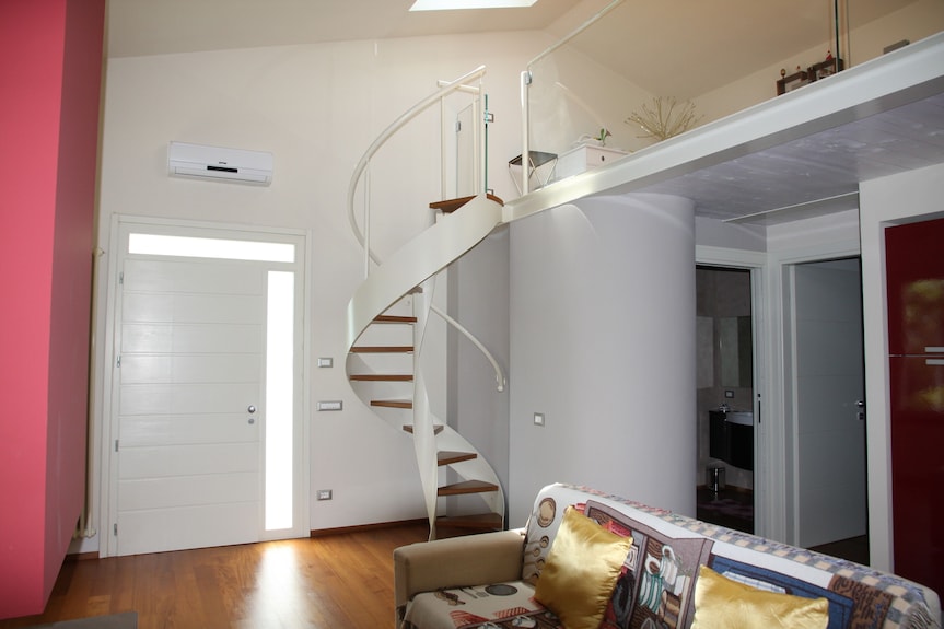 Villetta Immersa Tra Olivi, Querce E Corbezzoli - Montecarlo