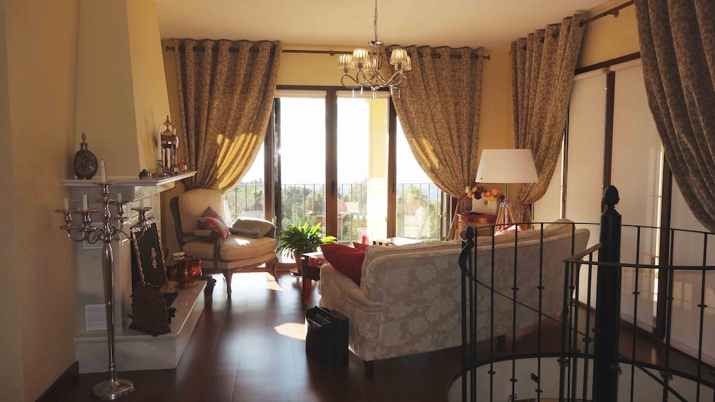 新着! 豪華さ、ロケーション、利便性。 ミハス村近くのヴィラ。 - ミハス