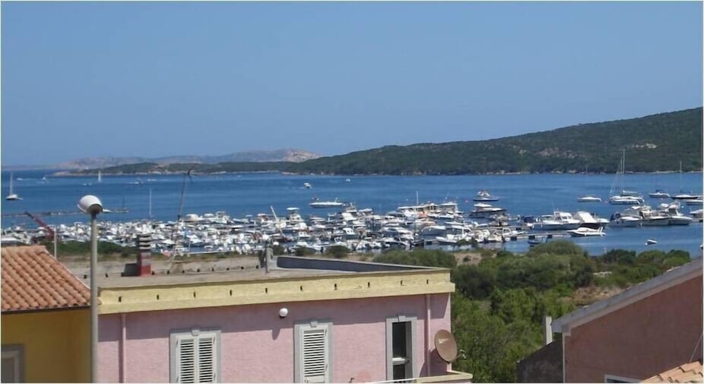 Apartment With Sea Views, Ideal For 6 People, 4 Top Beaches, Shopping On Foot - Sardinia