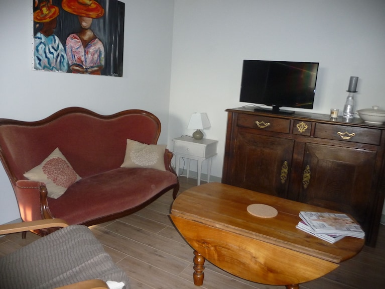 Comfortable Cottage In The Countryside 15 Minutes From The Sea With Wifi - 브리타니