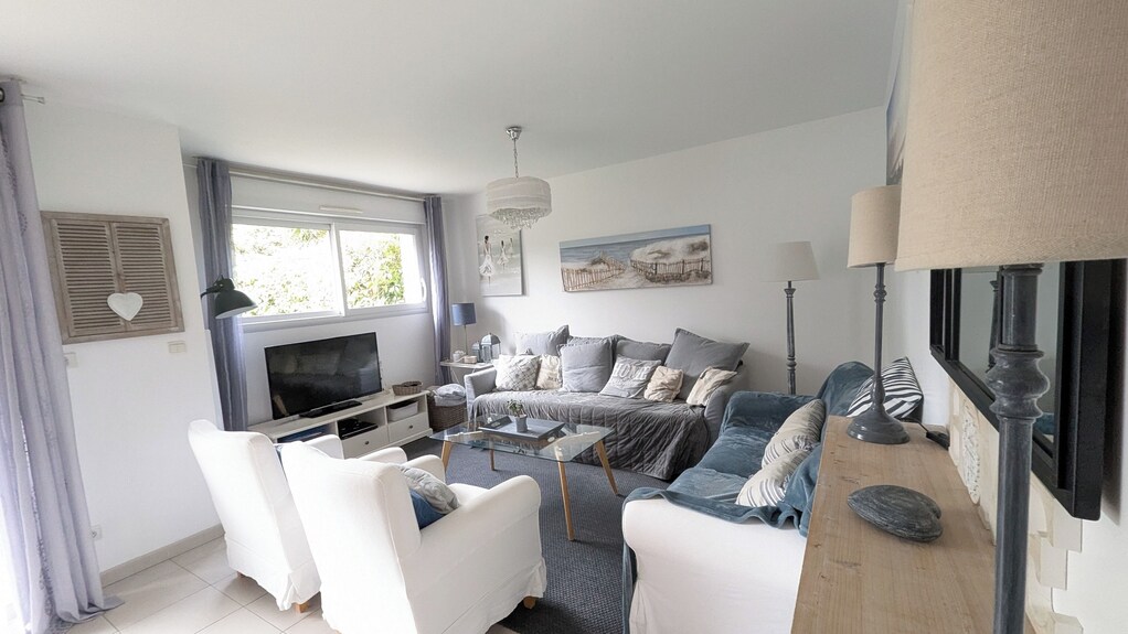 A 300 M Del Mar, Hermosa Casa 130 M2 Clasificada 4 * Luz, Residencial, Amplia - Agon-Coutainville