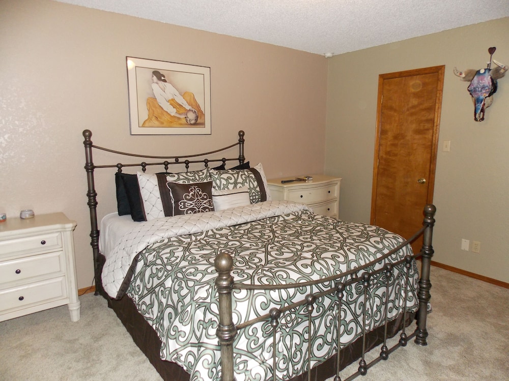 New Furniture Beautiful Home! - Ruidoso, NM